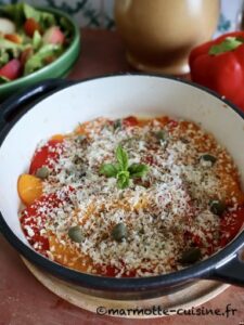 Tartines au pesto, pêches et fromage de chèvre et poivrons à la ...